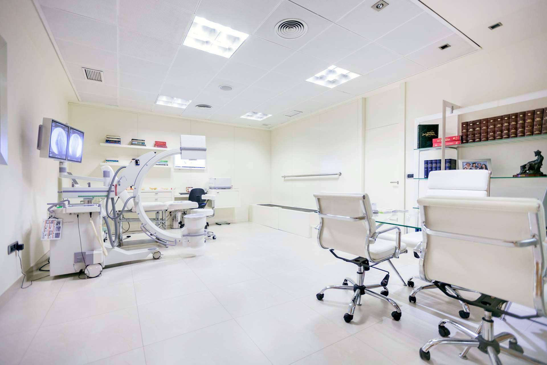 Expertos en cirugía del pie para juanetes y dedos en garra en Clínica ...