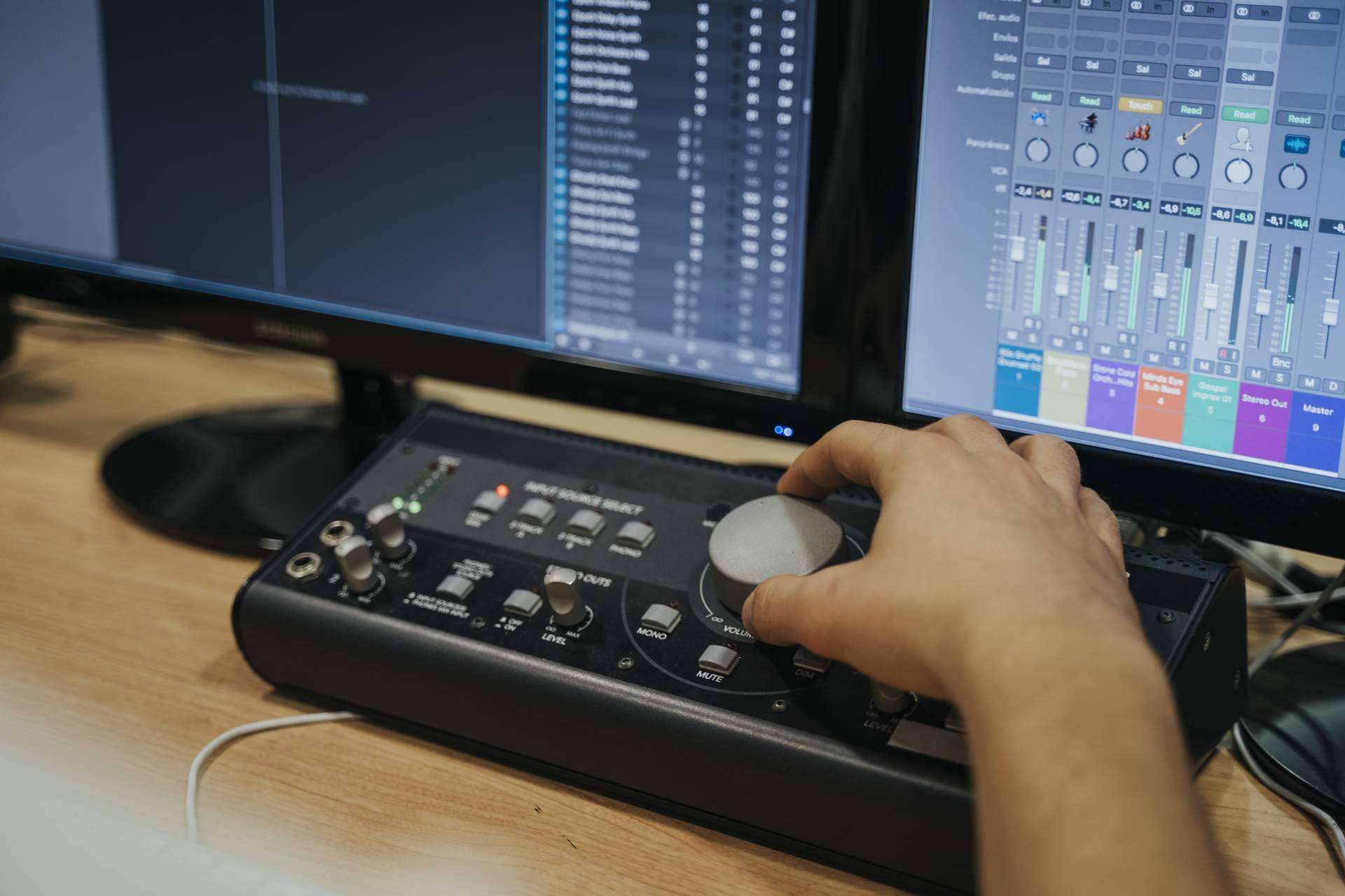 Especializarse en producción musical de la mano de profesores con ...