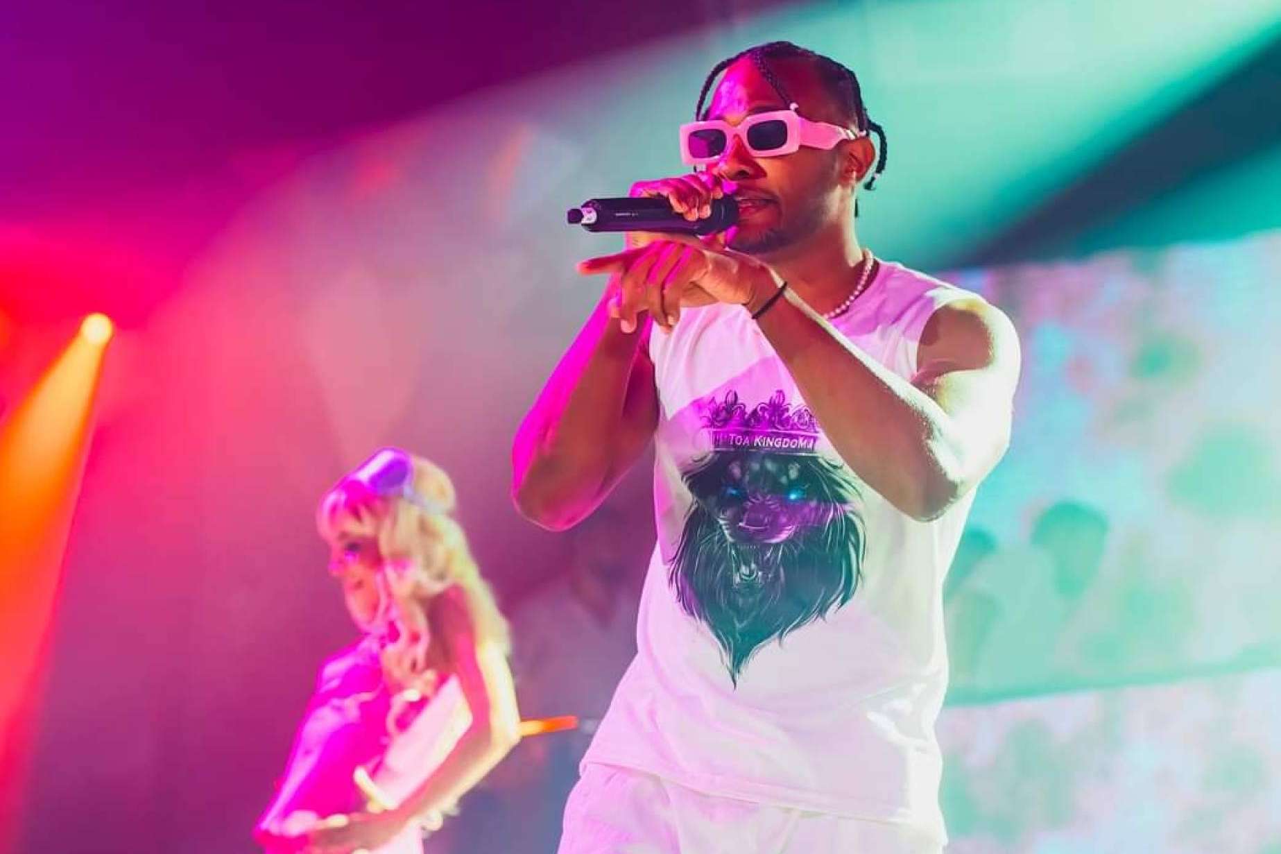 Toa Kingdom es un cantante de música urbana de éxito - La Cronica Siete