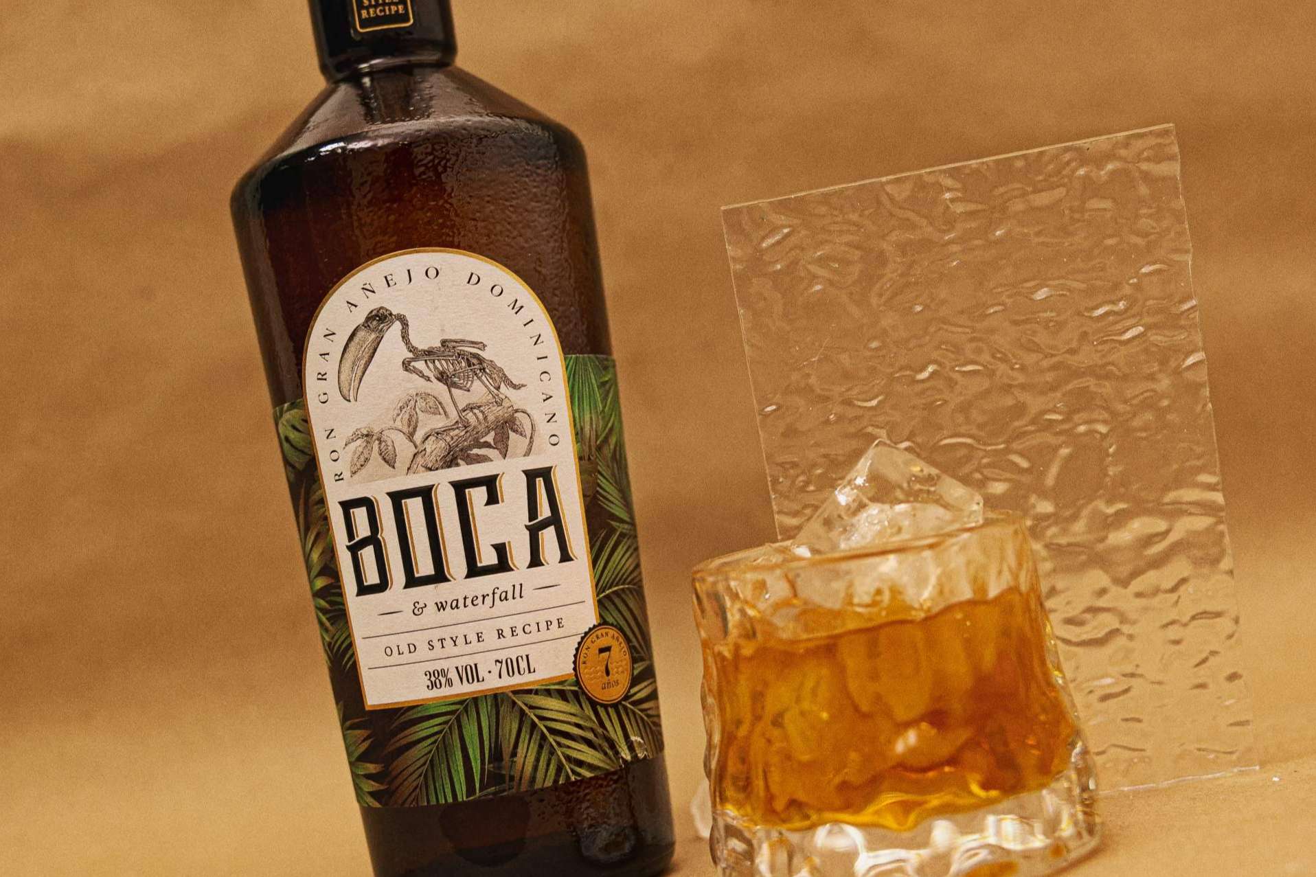 Ron Boca Gana la Medalla de Plata en los Pentawards 2024 - La Cronica Siete