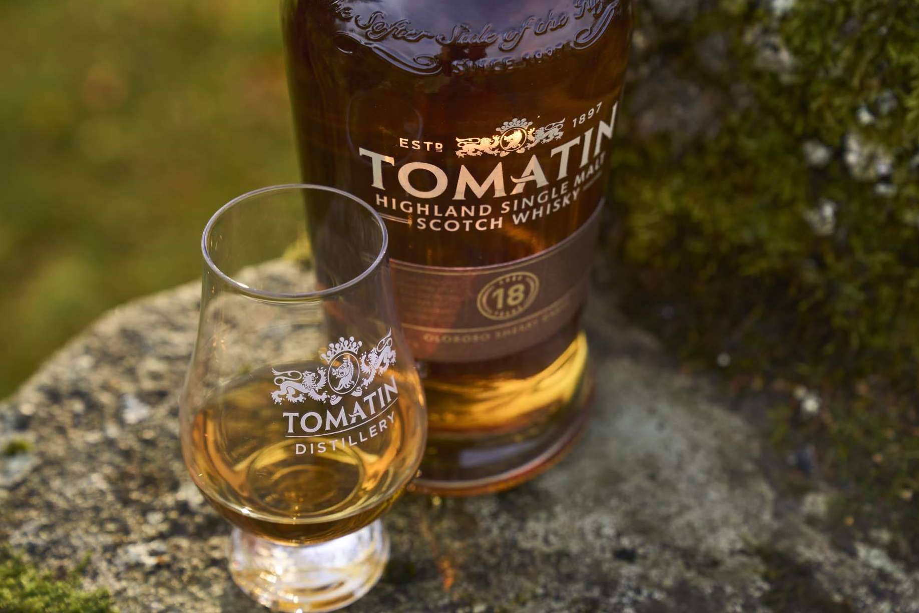 Tomatin Legacy, reconocido como 'Mejor Whisky del Mundo' por su excepcional relación calidad ...